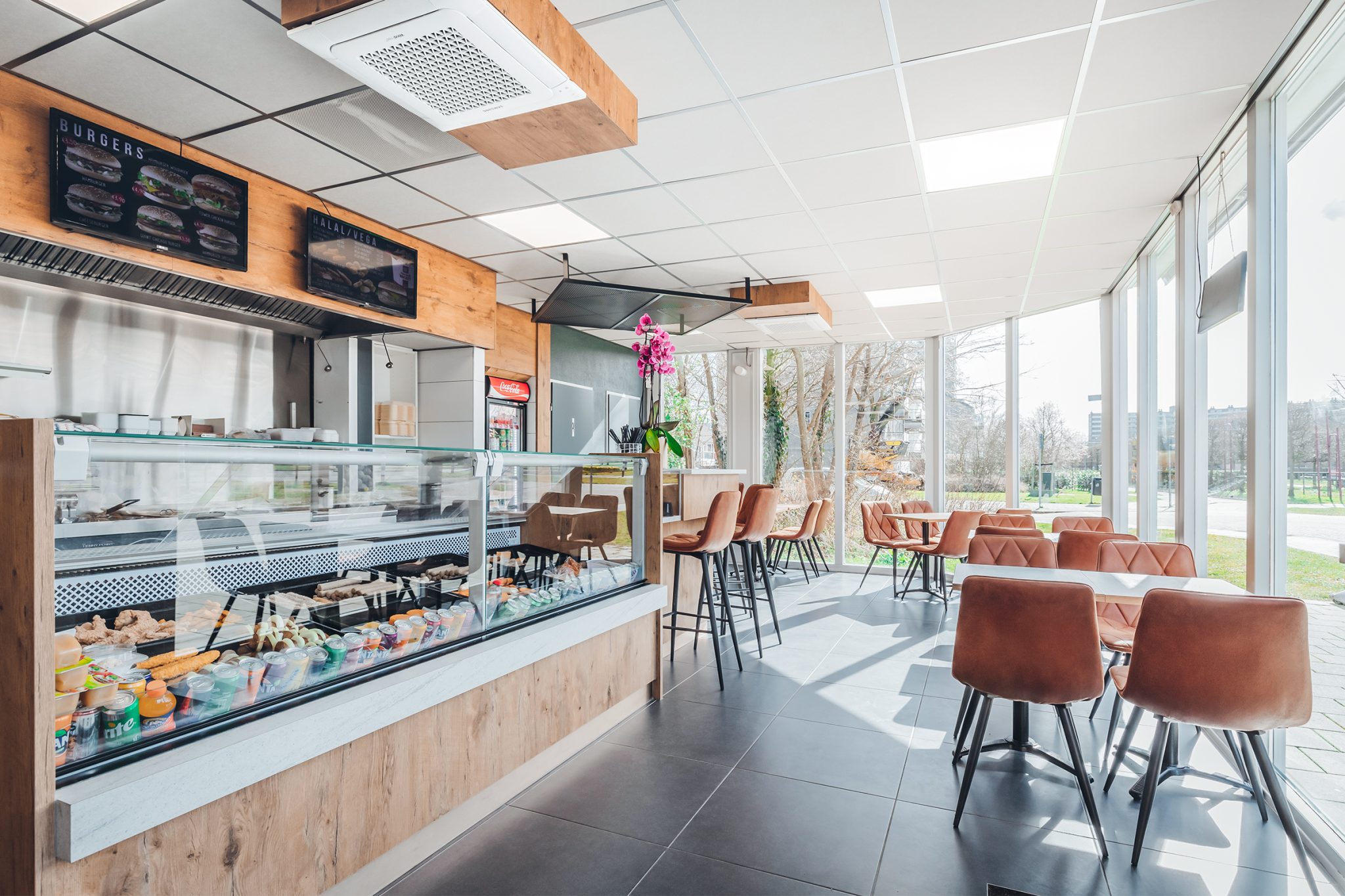 Cafetaria Woudhoek in Schiedam | Emondt KMI Fresh Food Interior